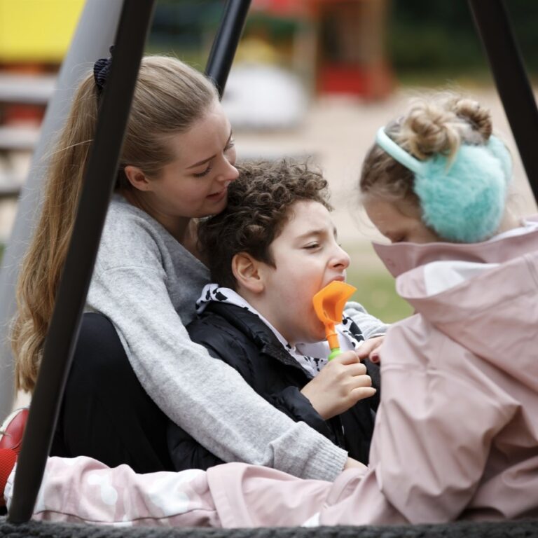 Assistans - Välkommen in till Alma assistans & kontakta oss!